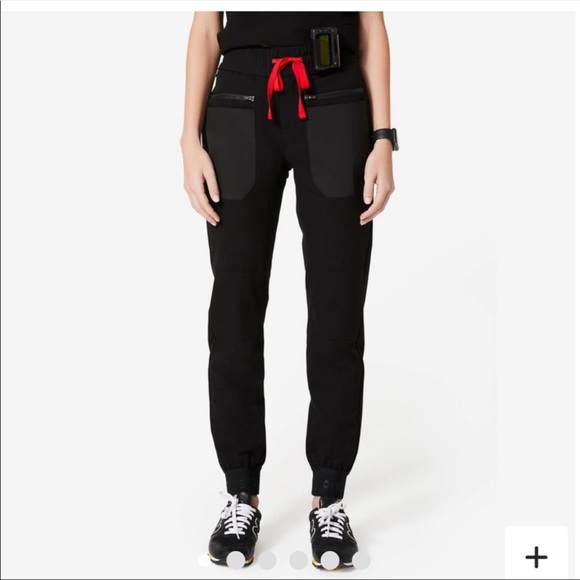 Figs | Pants & Jumpsuits | Nwt Figs Star Wars Tailored Scrub Top Jogger ...